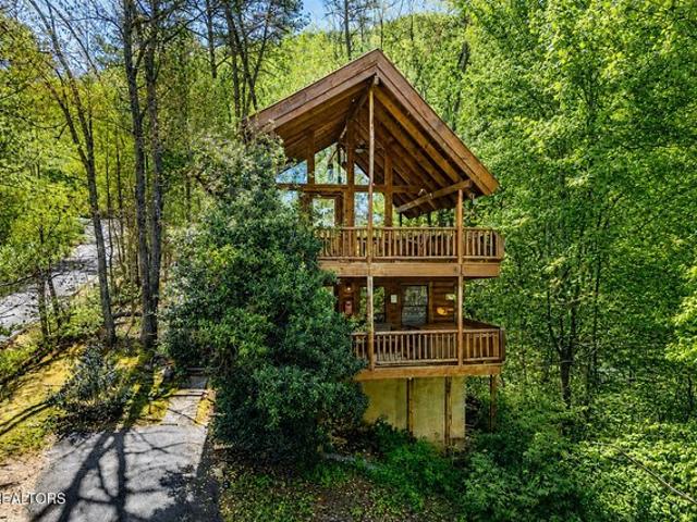 3040 Brothers Way, Pigeon Forge, TN 37862