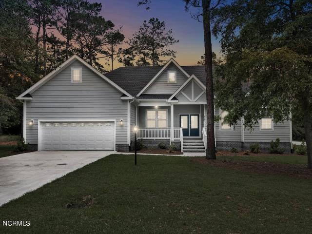 3040 E Fairway Circle SW