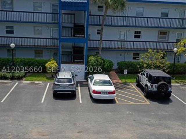 3040 Holiday Springs Blvd Apt 311, Margate, FL 33063