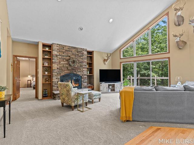 3040 Jamestown Lane