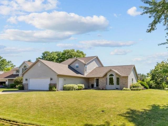 3040 Park Lawn Ct, Appleton, WI 54911