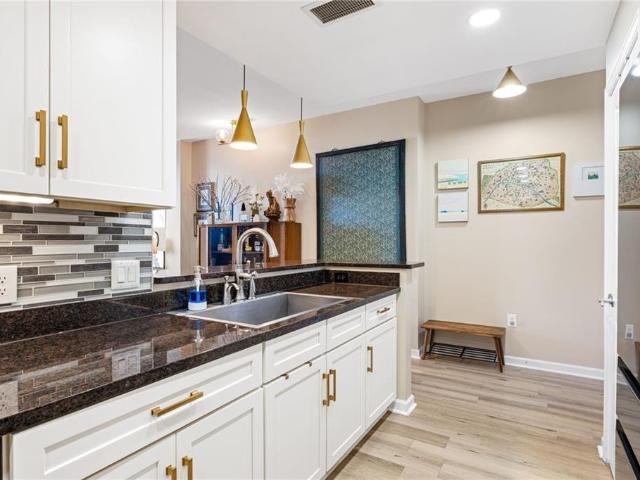 3040 Peachtree Road NW 1013