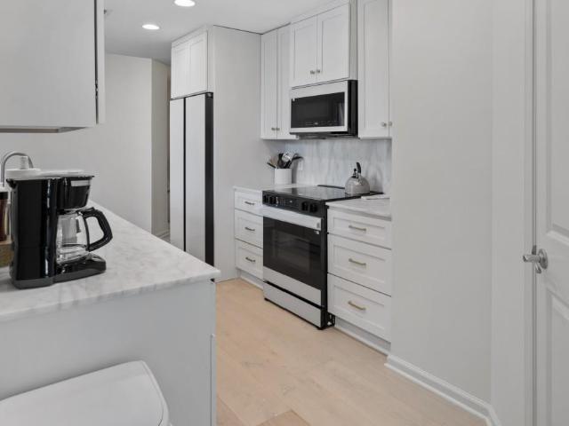 3040 Peachtree Road NW 211
