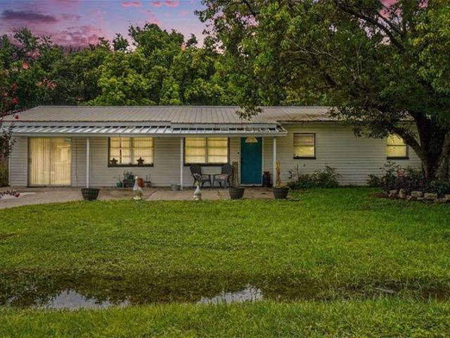 3040 Strawberry Ln, Lakeland, FL 33801