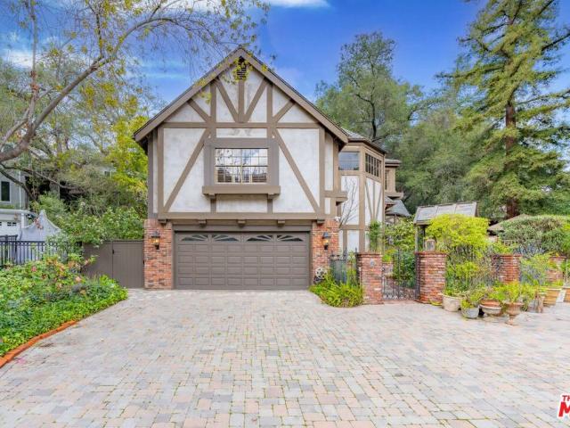3041 E Chevy Chase Drive