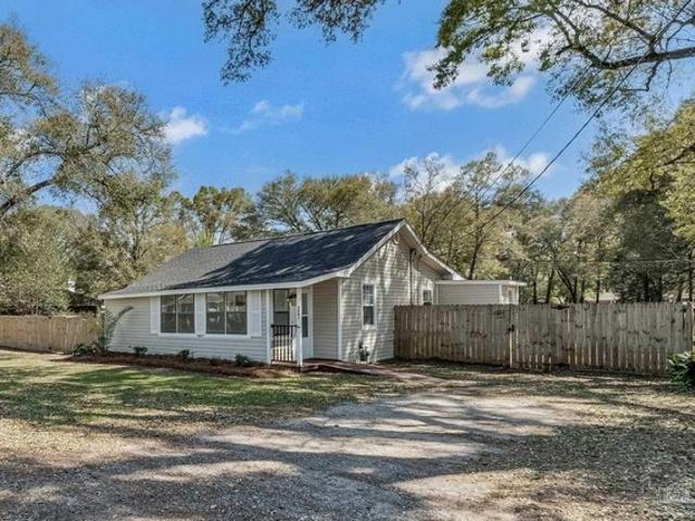 3041 Godwin Ln, Pensacola, FL 32526