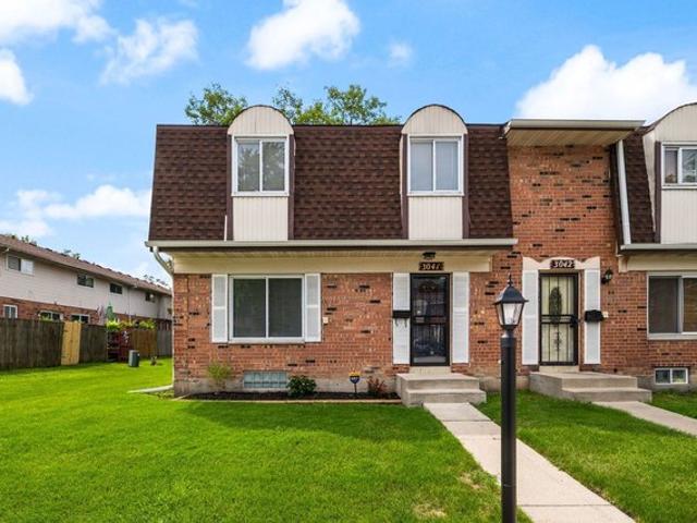 3041 St Ives Ct, Richton Park, IL 60471