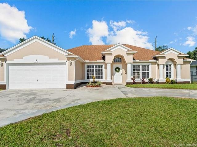 3041 SE Wake Rd, Port Saint Lucie, FL 34984