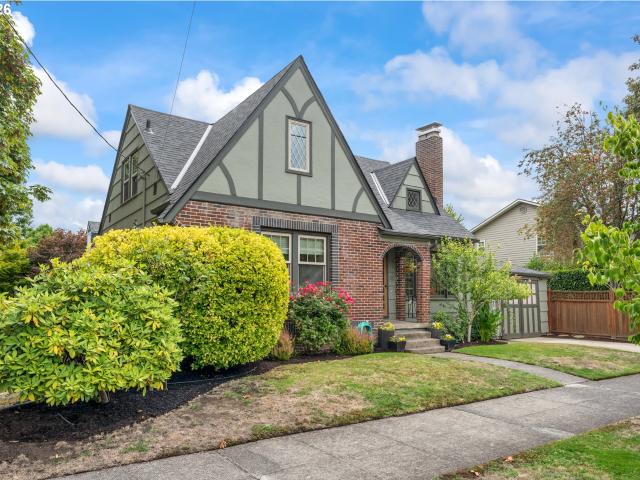 3042 NE 30TH AVE