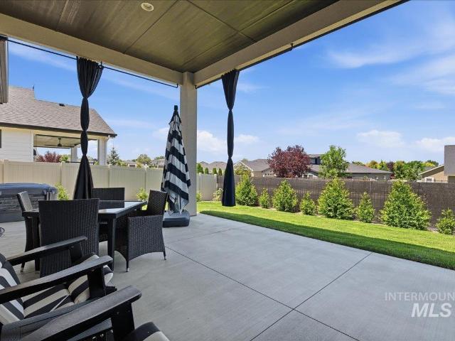 3042 E Columbus River Court