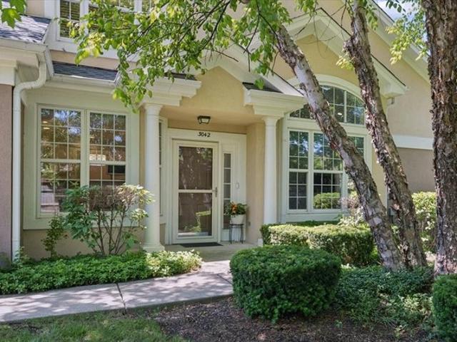 3042 Lexington Ln Unit 3R41, Glenview, IL 60026