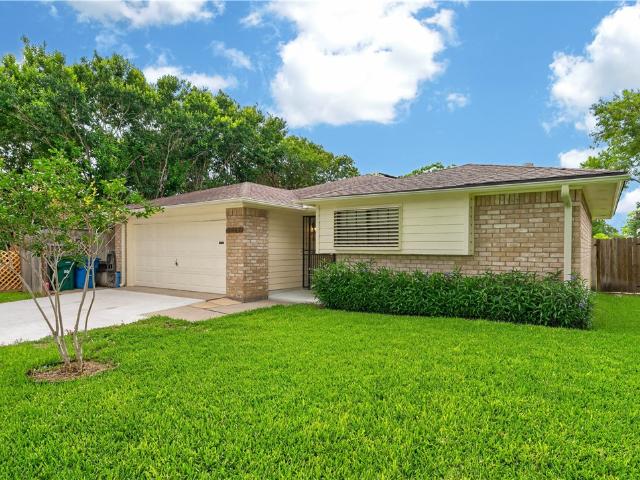 3042 Quail Hollow Drive