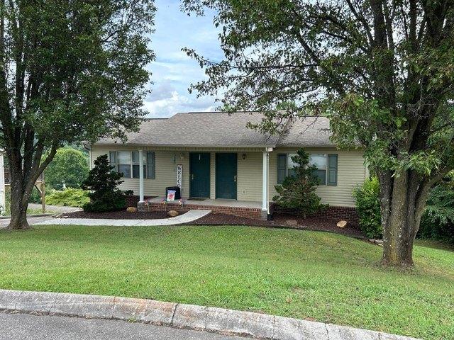 304/306 Willow Greene Dr, Morristown, TN 37814