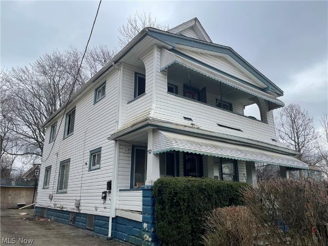 3043 E 126th Street