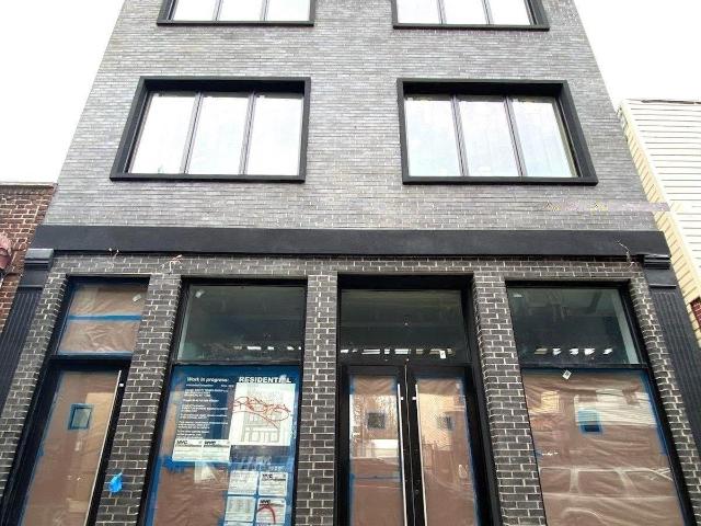 3043 Fulton Street