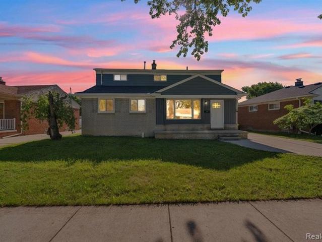 3043 Green St, Lincoln Park, MI 48146