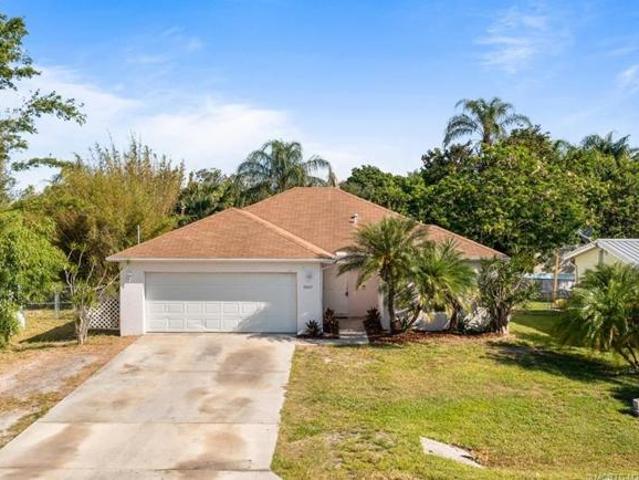 3043 SE Banyan St, Stuart, FL 34997