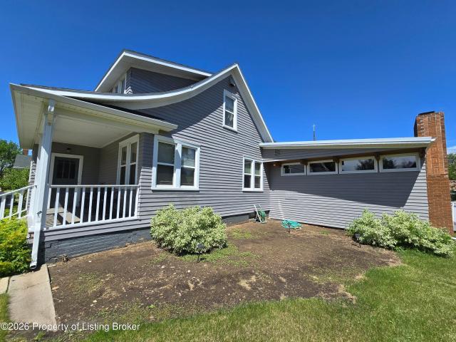 304 3rd Avenue W