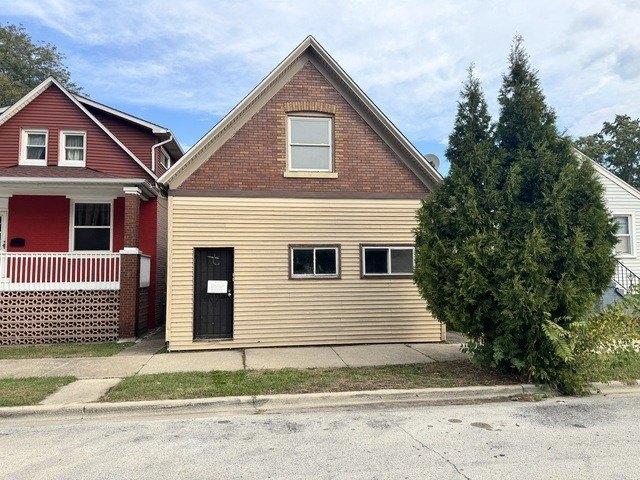 304 155th Pl, Calumet City, IL 60409