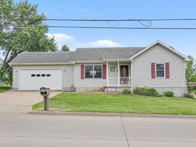 304 15th Ave E, Oskaloosa, IA 52577