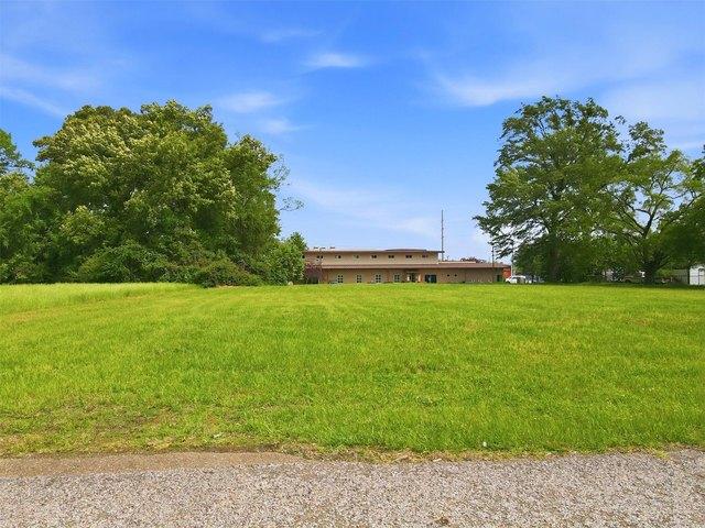 304 306 W 18th, Mount Pleasant, TX 75455