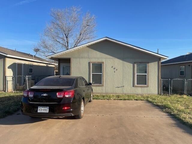304 81st St Unit 1, Lubbock, TX 79404