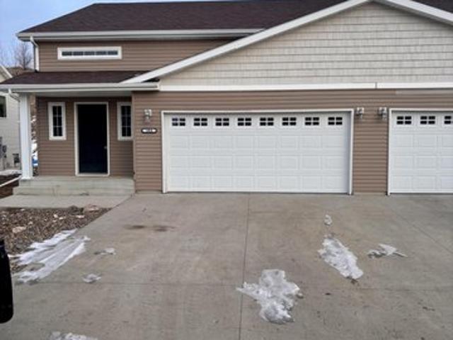 304 8th St NW, Watford City, ND 58854