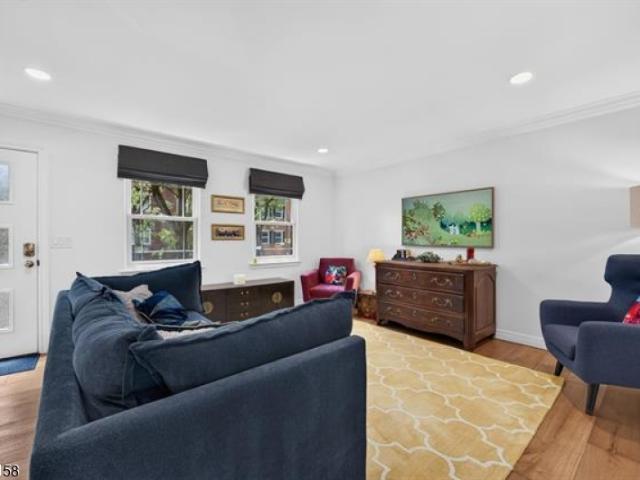 304 9Th St