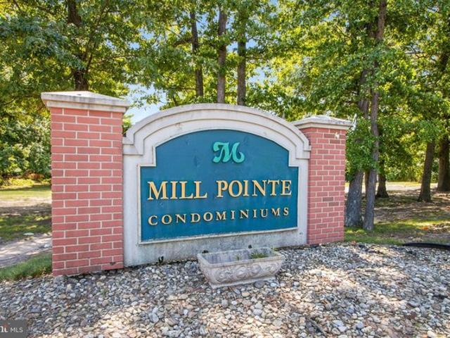 304 College Dr, Edison, NJ 08817