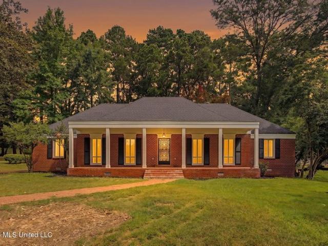 304 Cahill St, Senatobia, MS 38668