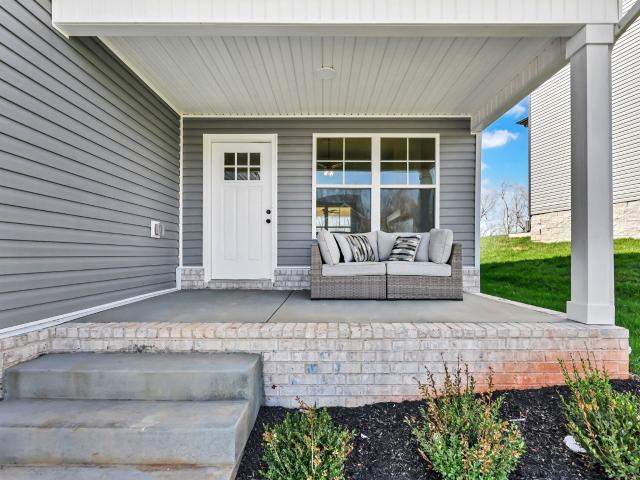 304 Cardinal Crk Dr, Clarksville, TN 37040 | MLS #3035 | Compass