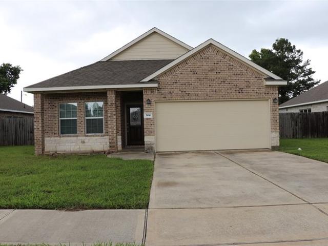 304 Carlos Leal Dr, Dayton, TX 77535