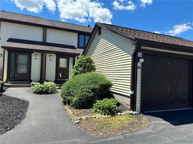 304 Charlesgate Cir, Amherst, NY 14051