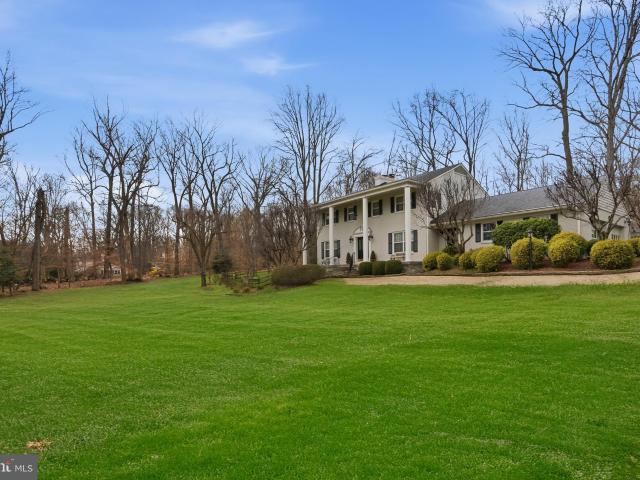 304 Chesapeake Dr, Great Falls, VA 22066 | MLS #VAFX2291 | Compass