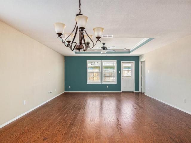 304 Chert Ln, Fort Worth, TX 76131 | MLS #21240