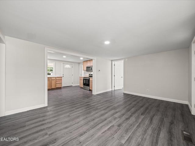 304 Airport Rd