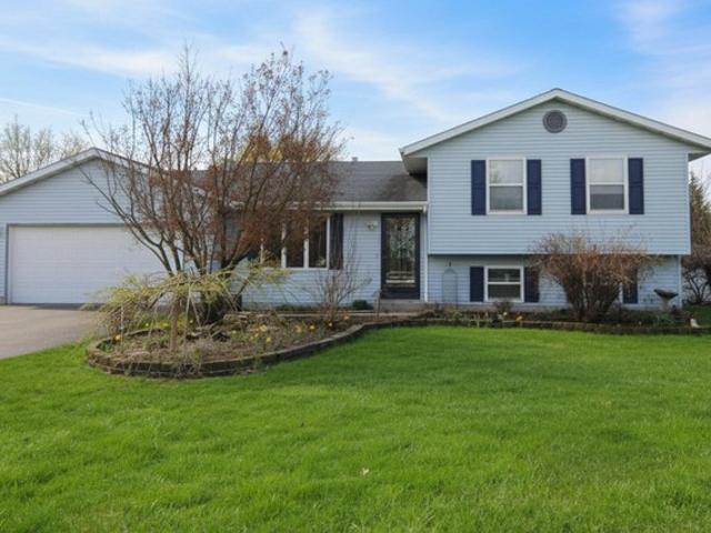 304 Aspen Ct, Delavan, WI 53115