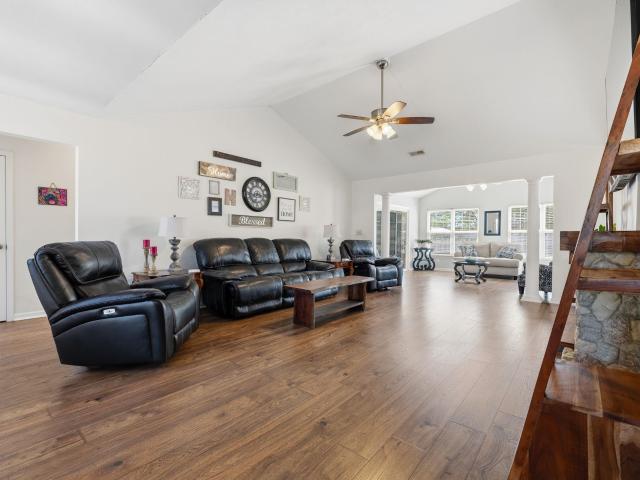 304 Ayrie Ct