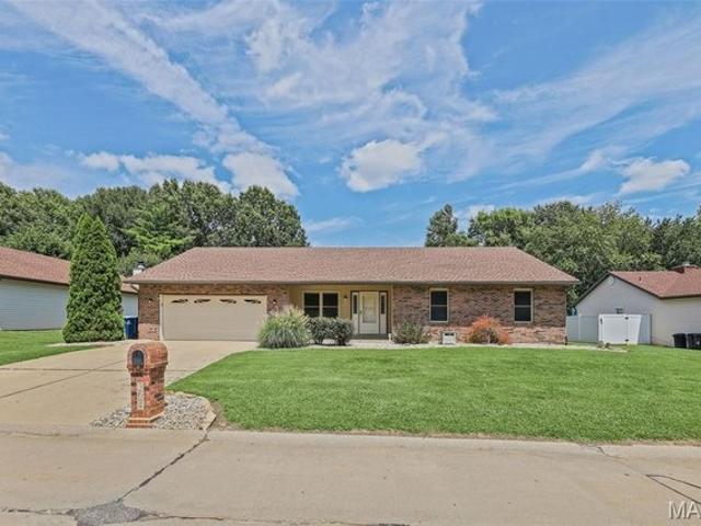 304 Brian Dr, Swansea, IL 62226