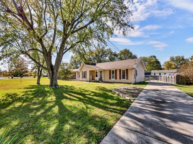 304 Buckingham Pl
