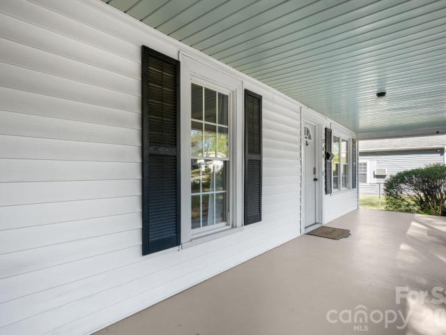 304 Garrou Avenue SE