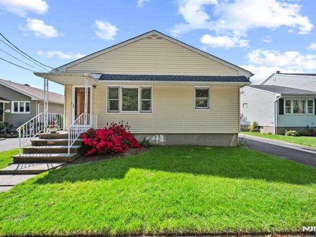 304 Gilbert Ave, Elmwood Park, NJ 07407