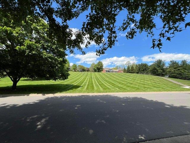 304 Glyn Tawel Dr, Granville, OH 43023