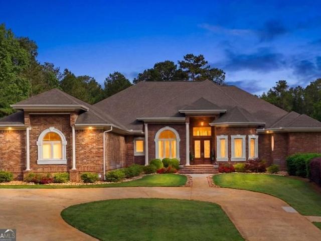 304 Deer Creek Dr, Forsyth, GA 31029