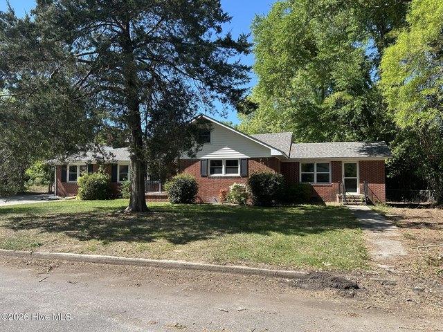 304 Dupont Cir Unit 304, Kinston, NC 28501