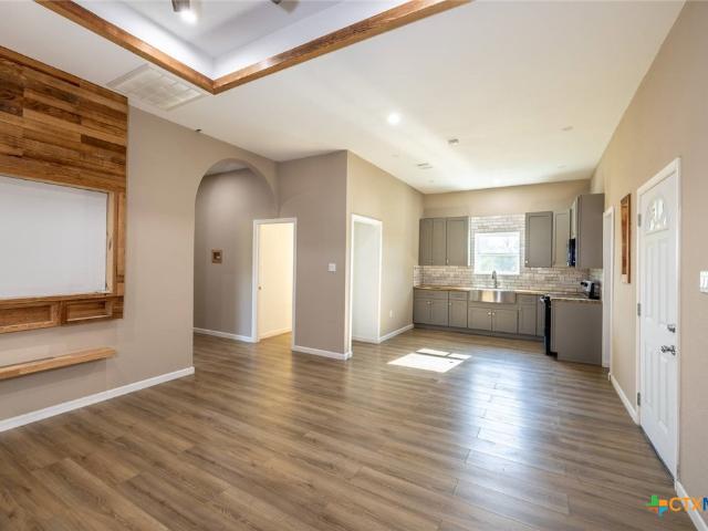 304 E 9th Street