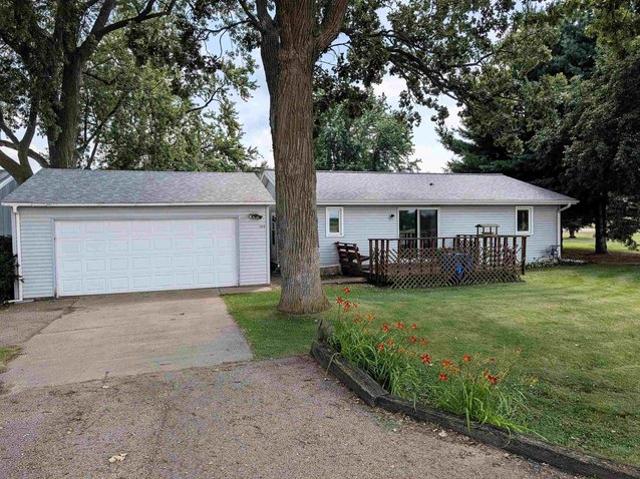 304 E Winnebago St, Friesland, WI 53935