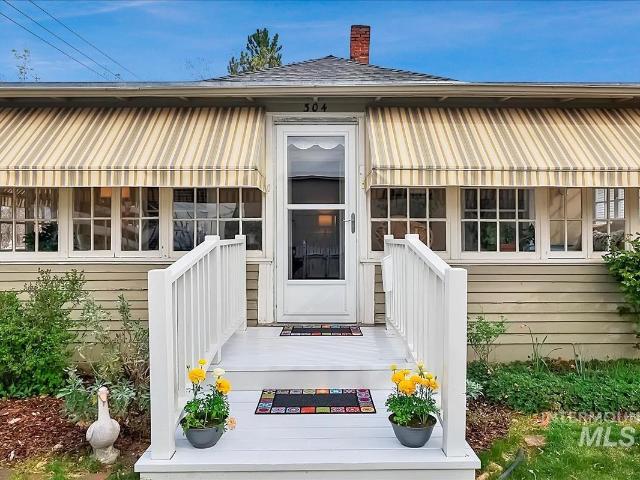 304 E Broadway Ave