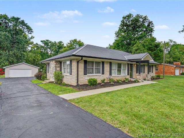304 E Daisy Lane