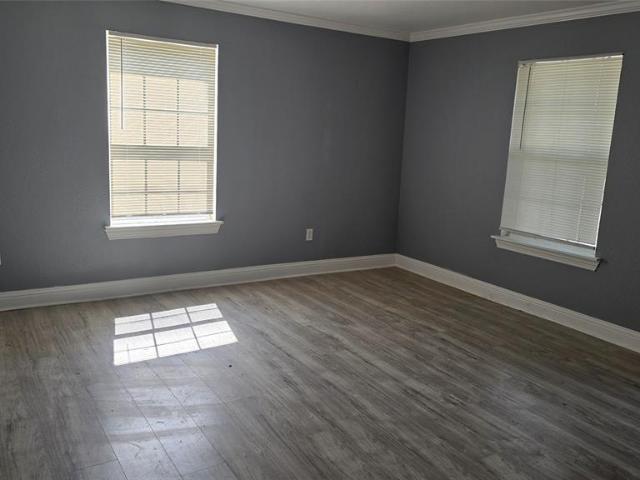 304 E King St, Sherman, TX 75090 | MLS #21216